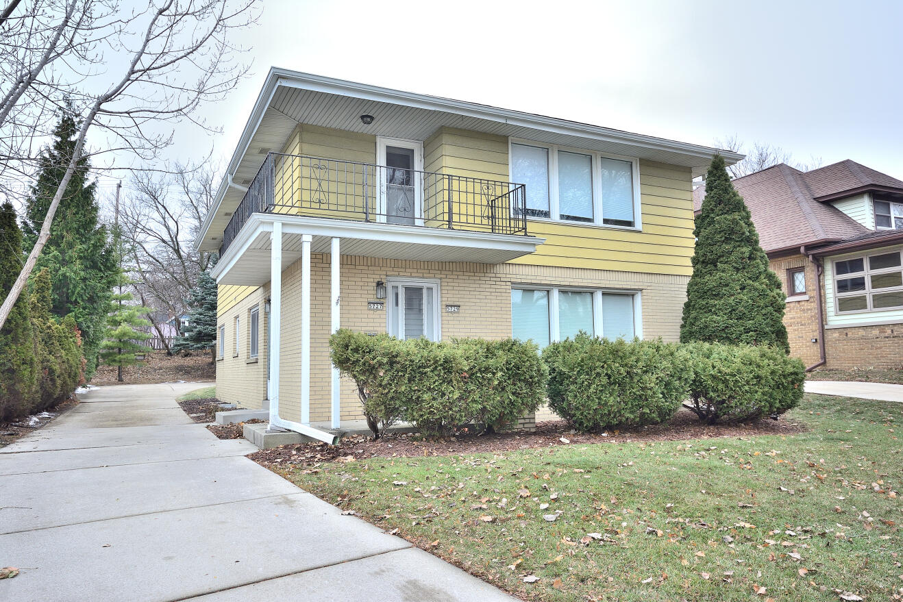5727 Wisconsin Ave, Unit 5729, Wauwatosa, WI 53213 | Compass