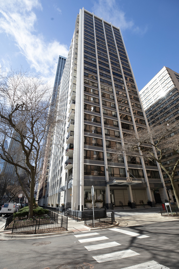 222 East Pearson Street, Unit 1003, Chicago, IL 60611 | Compass
