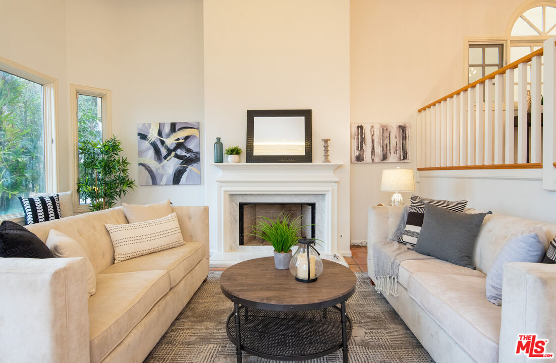 115 Roma Court, Marina del Rey, CA 90292 | Compass