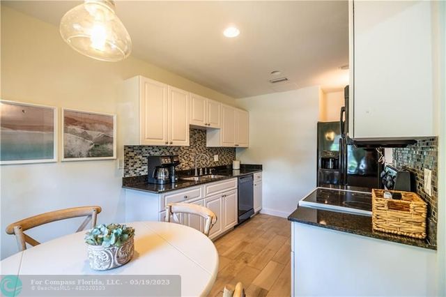 Taylor Valente, Real Estate Agent - Compass