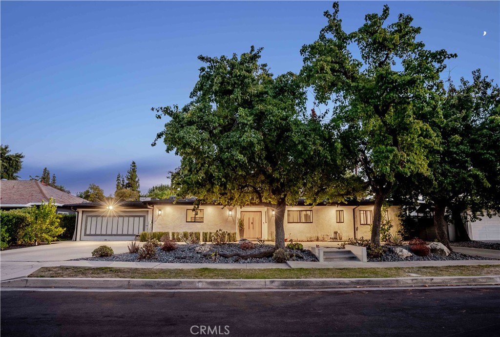 22410 Collins St, Woodland Hills, CA 91367 | MLS #SR25172145 | Compass