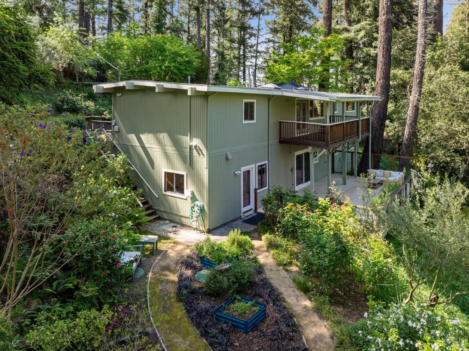 16 Ivy Ln, Woodacre, CA 94973 | MLS #325039064 | Compass