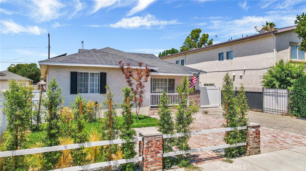 7329 Balboa Boulevard, Lake Balboa, CA 91406 | Compass