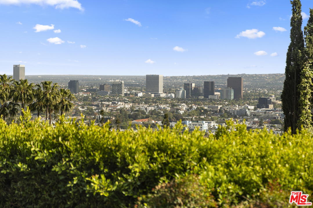 1270 Sunset Plaza Drive, Los Angeles, CA 90069 | Compass