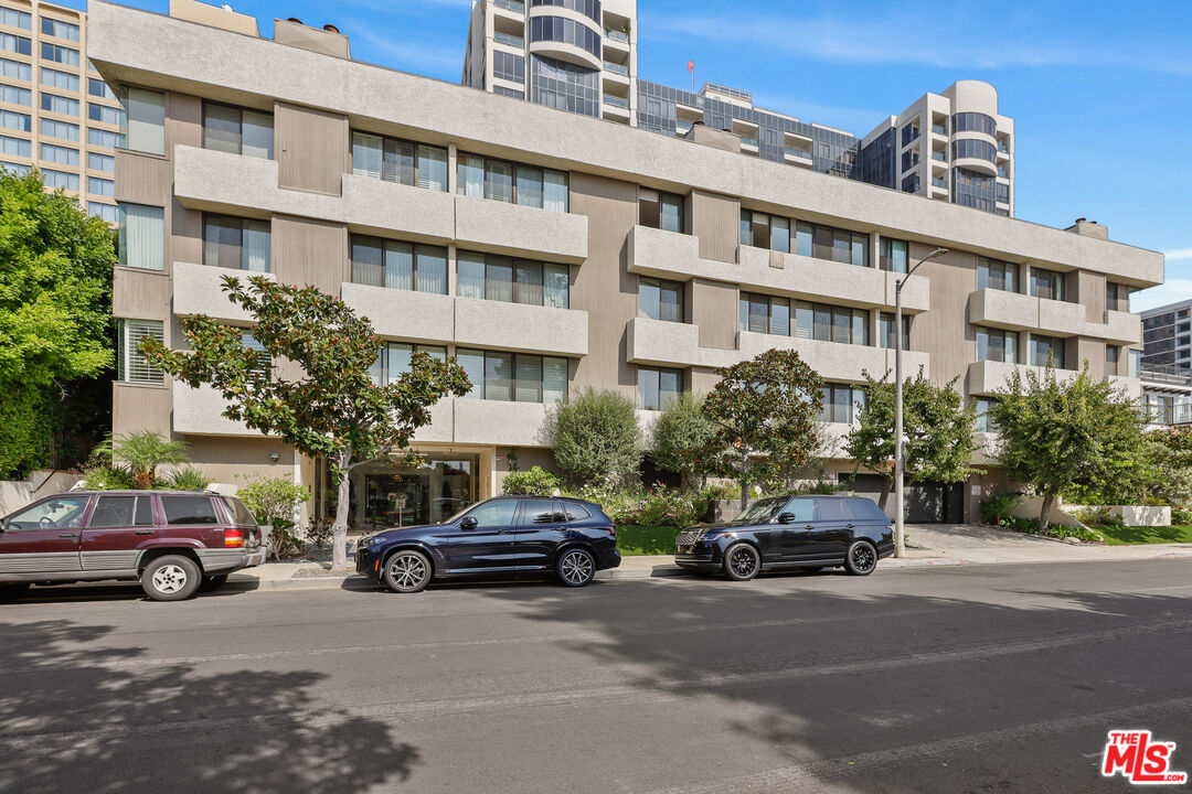 10739 Ashton Avenue, Unit 303, Los Angeles, CA 90024 | Compass