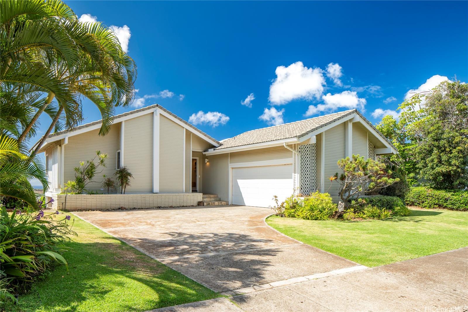909 Kapapala Place, Honolulu, HI 96825 | Compass