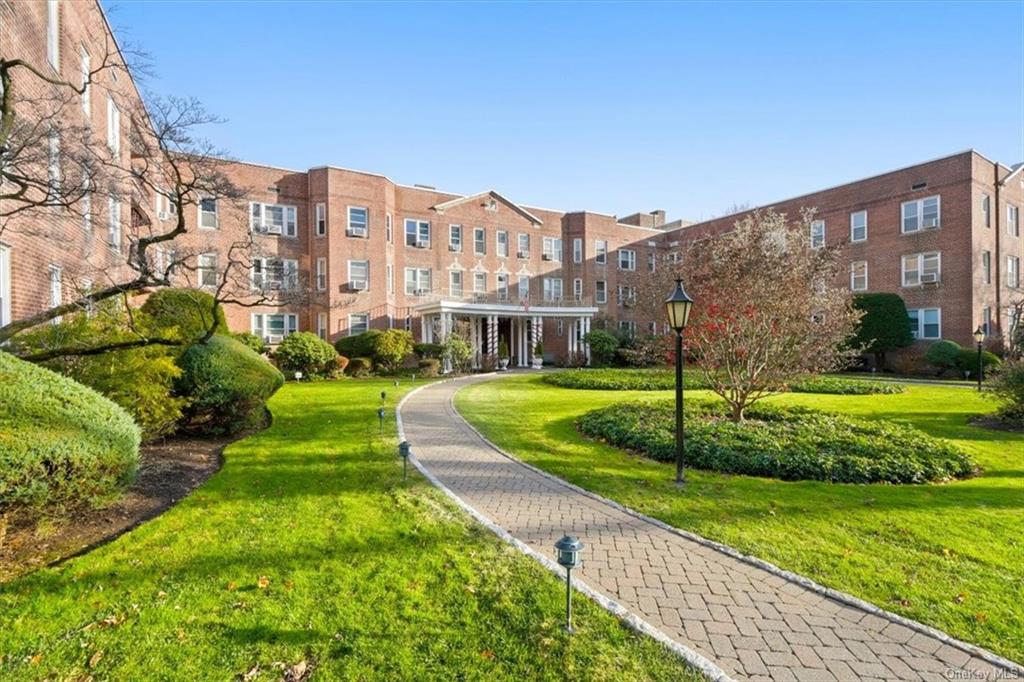 2 Overlook Road, Unit 1C2, White Plains, NY 10605 | Compass