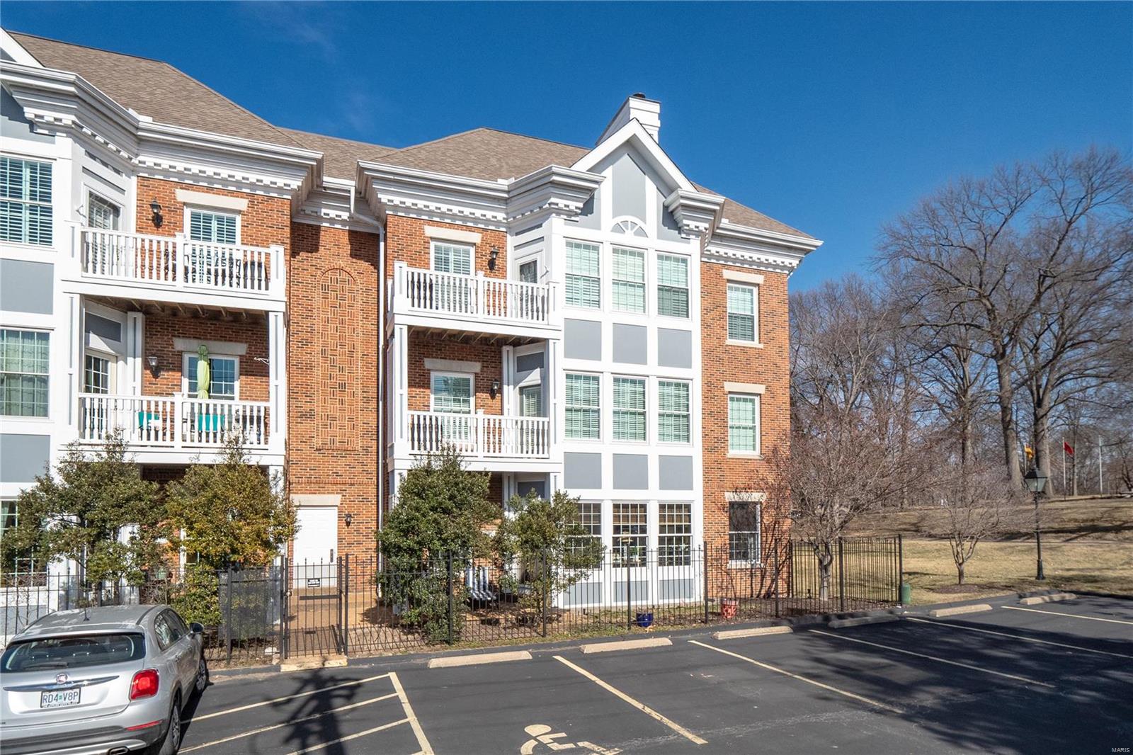 450 East Lockwood Avenue, Unit 107, St. Louis, MO 63119 | Compass