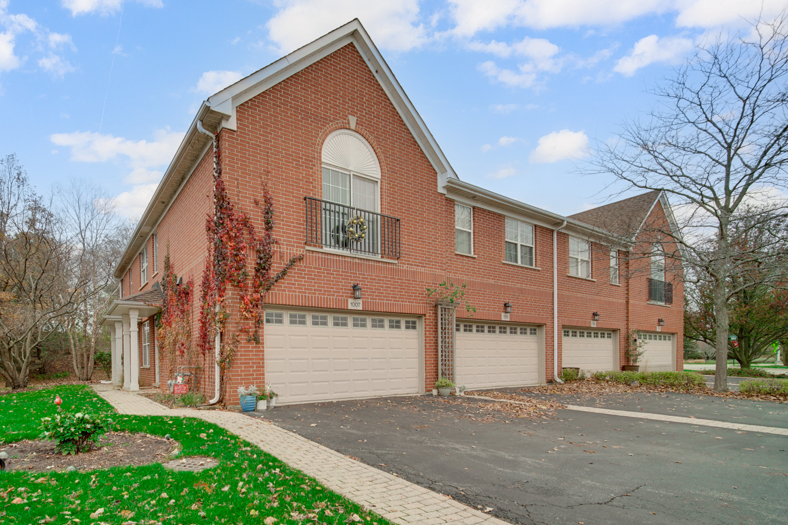 1011 Kensington Drive, Northbrook, IL 60062 | Compass