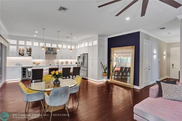 Taylor Valente, Real Estate Agent - Compass
