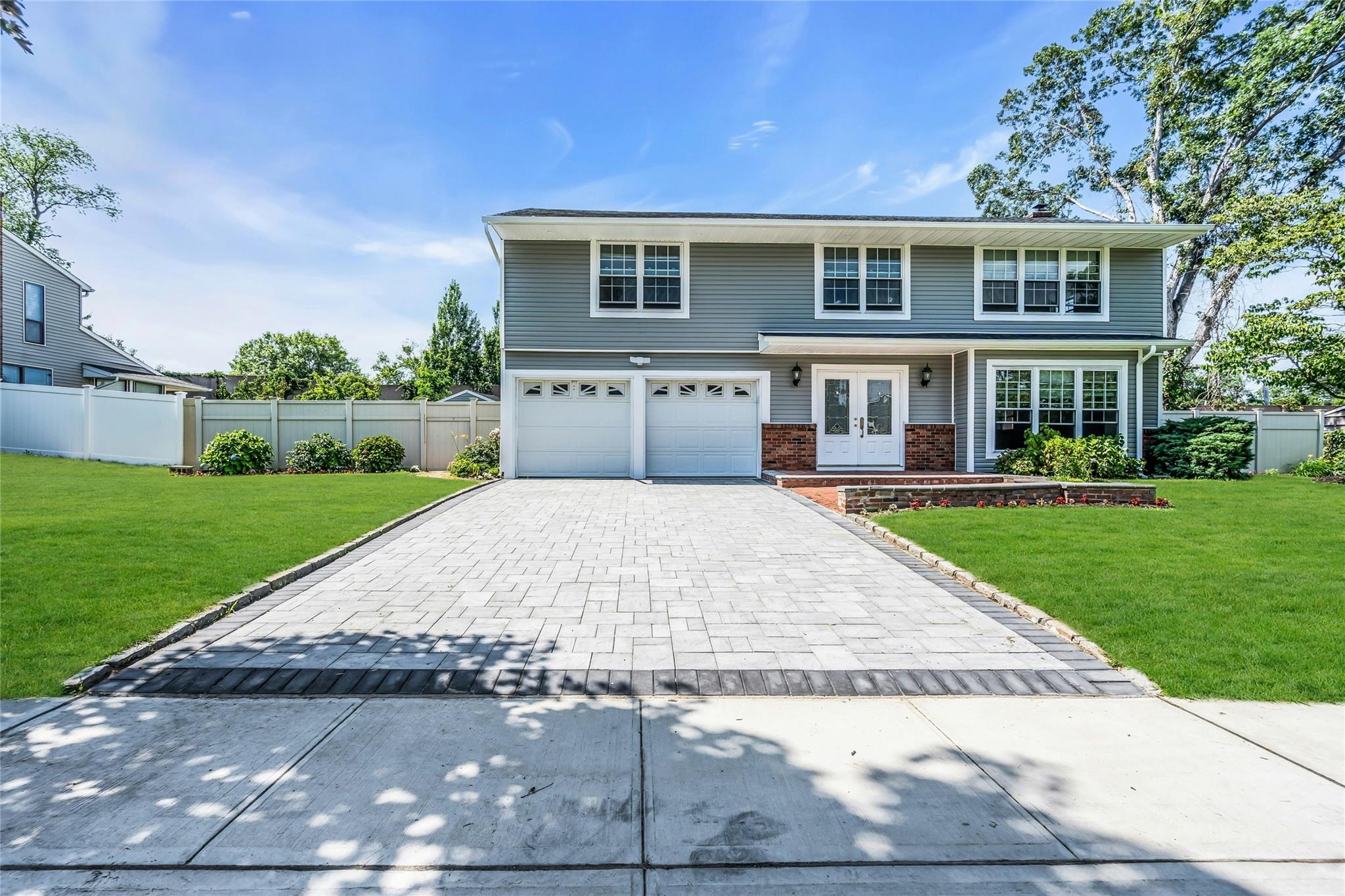 44 Apple Tree Dr, Hauppauge, NY 11788 | MLS #883431 | Compass