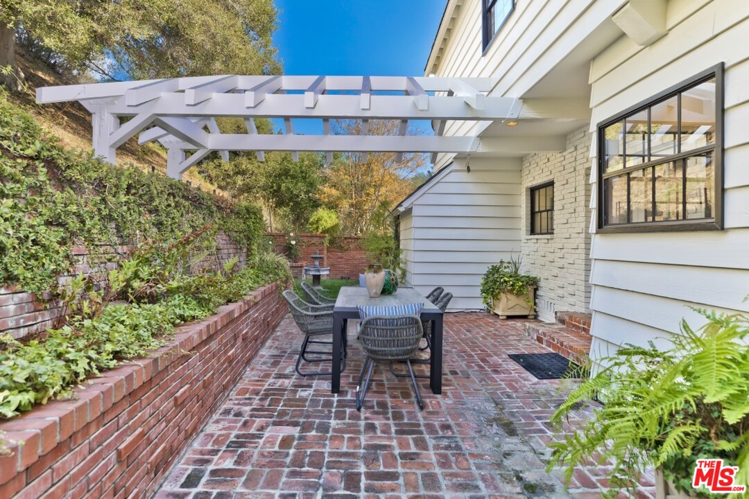 Jhené Aiko Buys Pacific Palisades Home $5.6M | Page 2 | The Internet's ...