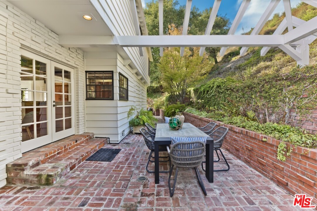 Jhené Aiko Buys Pacific Palisades Home $5.6M | Page 2 | Lipstick Alley