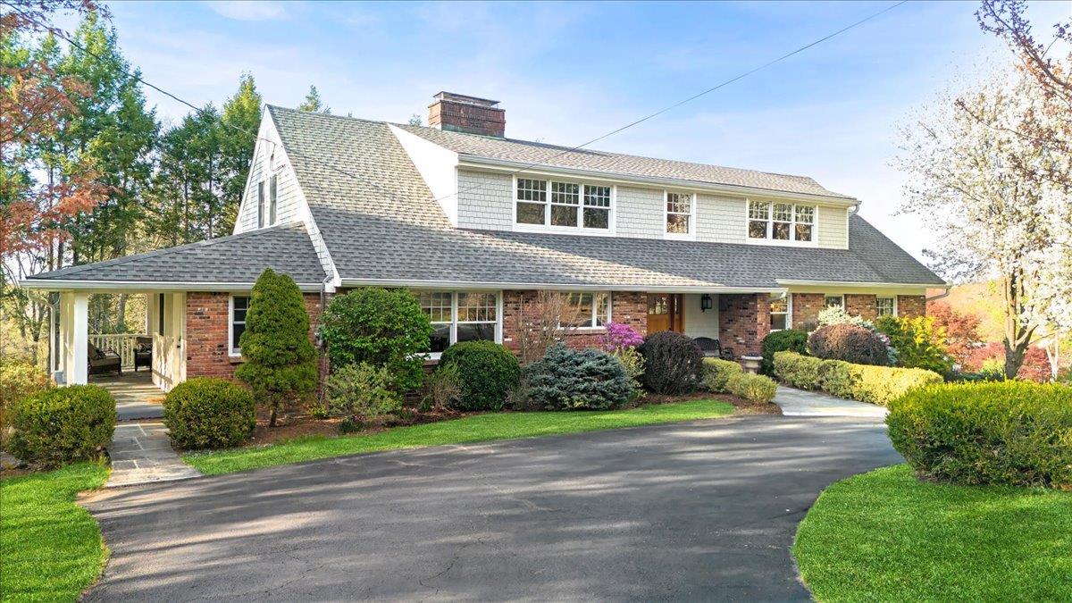 29 Barrett Rd, Katonah, NY 10536 | MLS #854232 | Compass