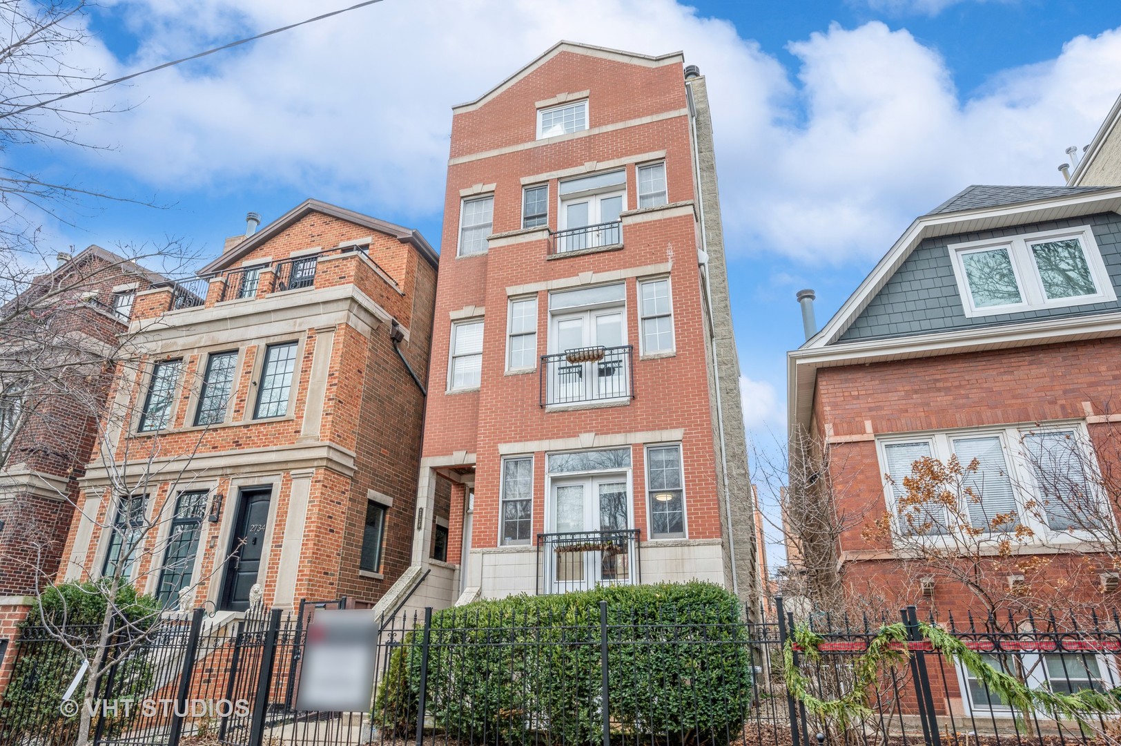 2736 North Bosworth Avenue, Unit 3, Chicago, IL 60614 | Compass
