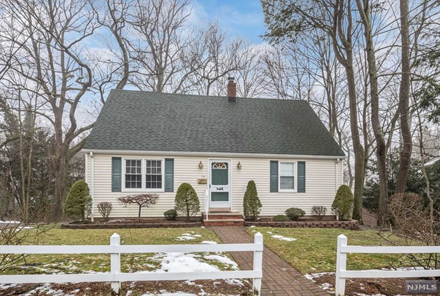 16 Poplar Street, Closter, NJ 07624 | Compass
