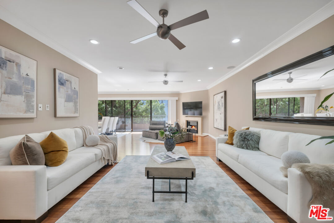 1124 N Kings Rd, Unit 106, West Hollywood, CA 90069 | MLS #25543577 | Compass