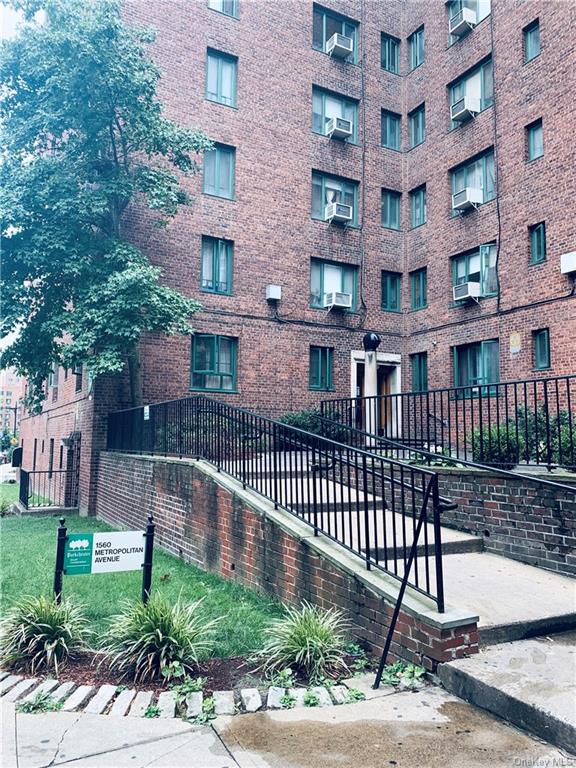 1560 Metropolitan Avenue, Unit 8B | Compass