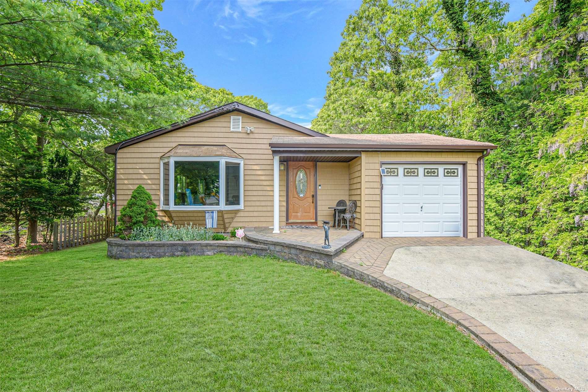 89 Hollywood Avenue, Selden, NY 11784 | Compass