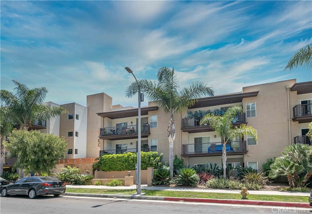 7100 Alvern Street, Unit 208, Los Angeles, CA 90045 | Compass