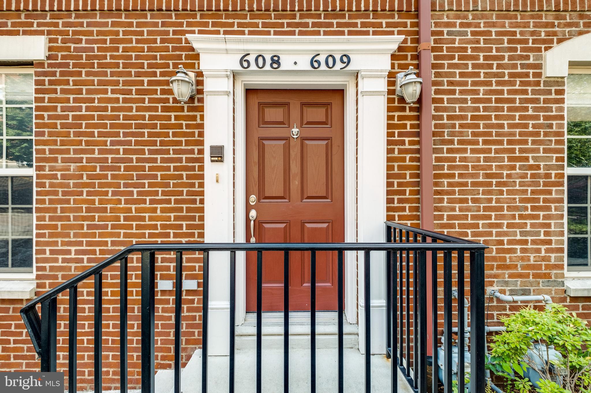 608 Admirals Way, Philadelphia, PA 19146 | Compass