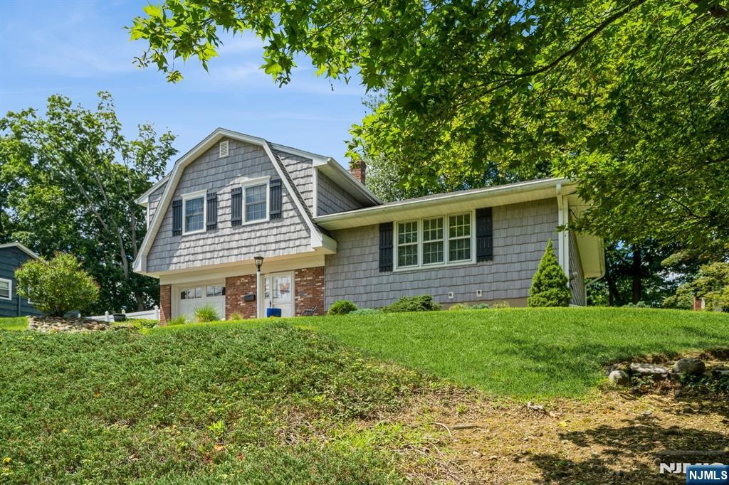 5 Terry Ct, Montvale, NJ 07645 | MLS #25026263 | Compass