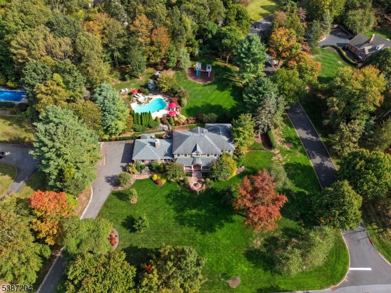 38 Old Farmstead Rd, Chester, NJ 07930 | MLS #3993814 | Compass