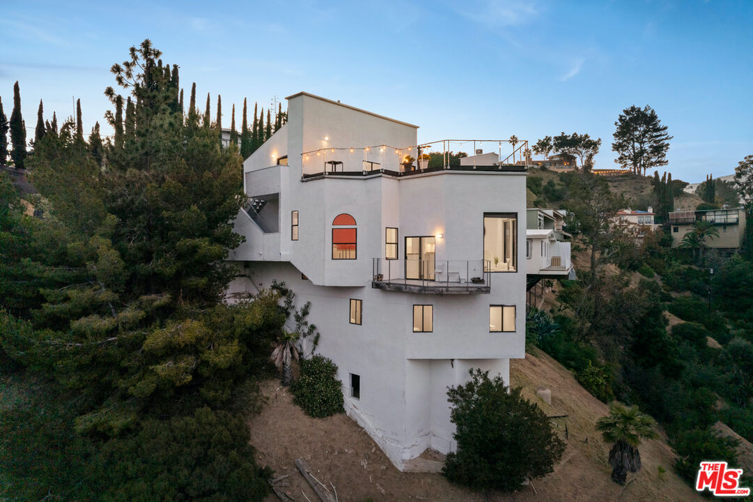 2774 Hollyridge Drive, Los Angeles, CA 90068 | Compass