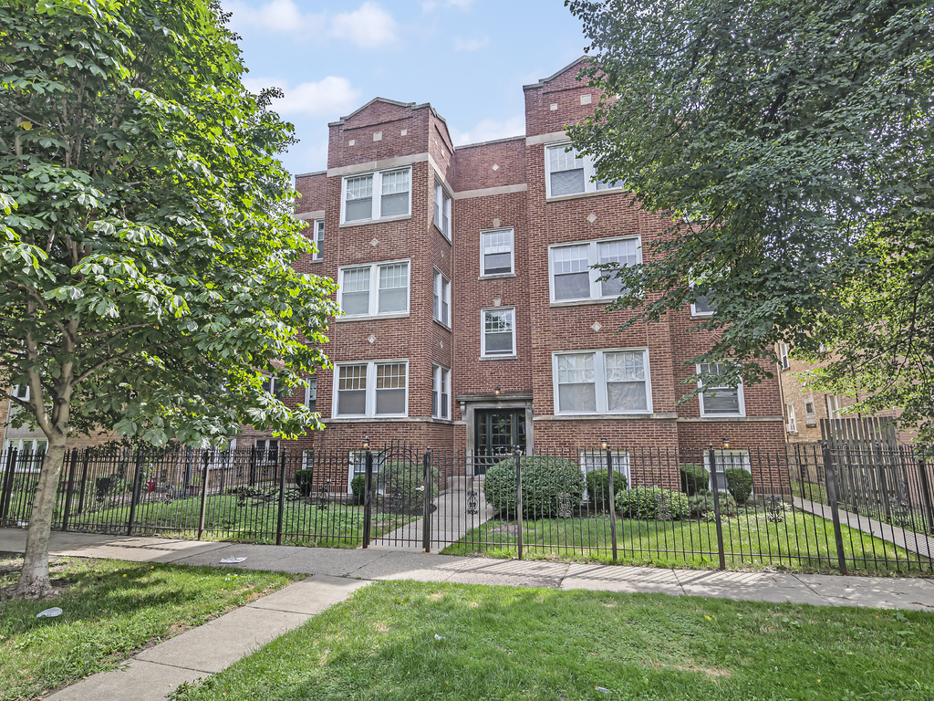 121 Callan Avenue, Unit 2S, Evanston, IL 60202 | Compass