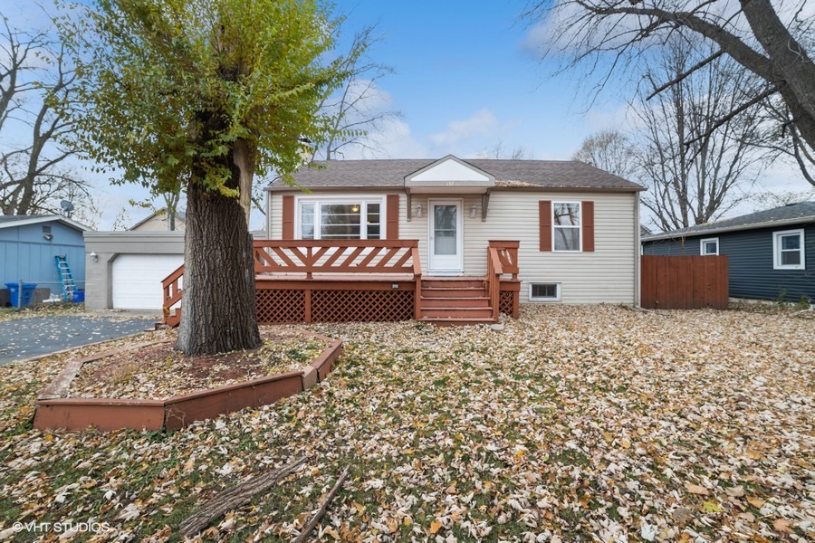 137 Beck Avenue, South Elgin, IL 60177 | Compass