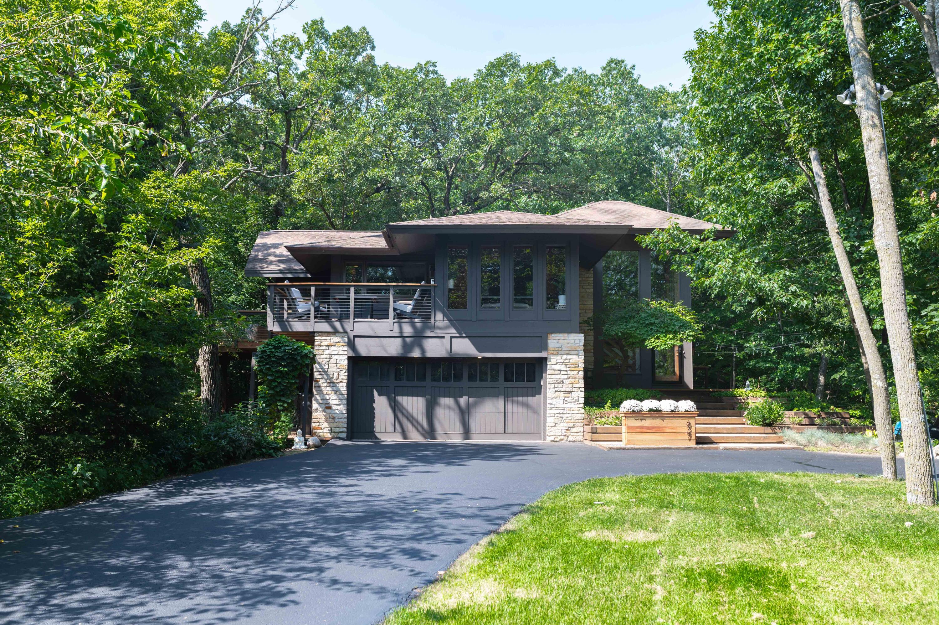 627 Colwyn Bae, Wales, WI 53183 | Compass