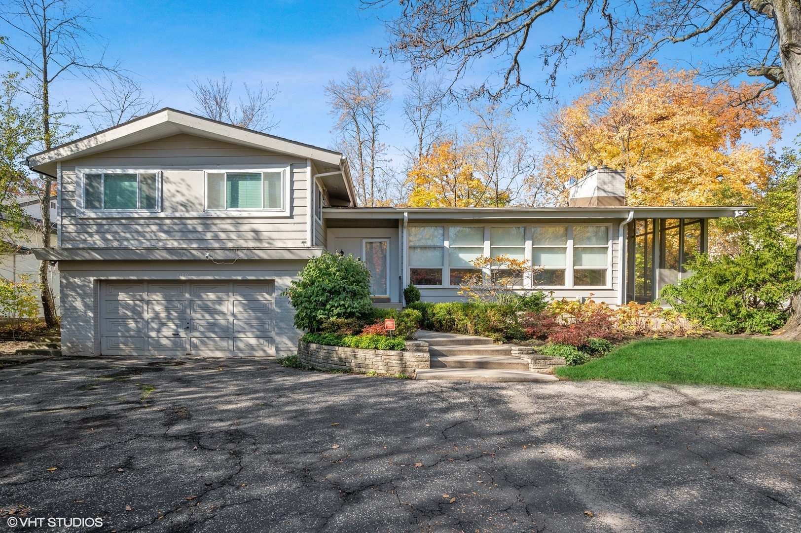 1100 Oak Ridge Drive, Glencoe, IL 60022 | Compass