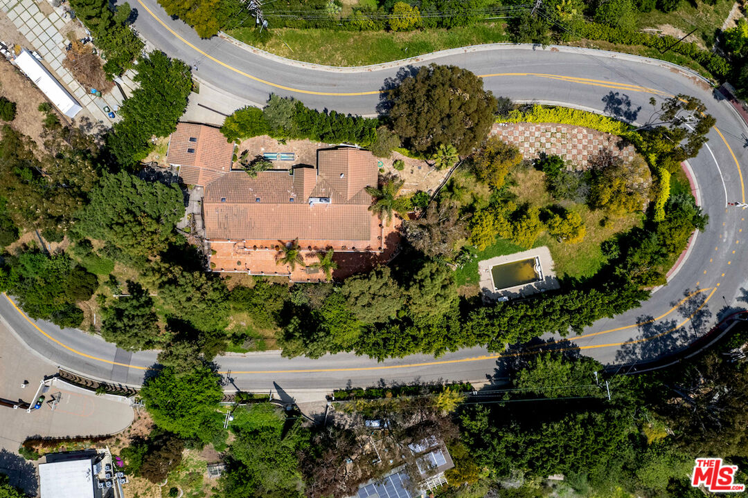 2901 Benedict Canyon Drive, Beverly Hills, CA 90210 | Compass