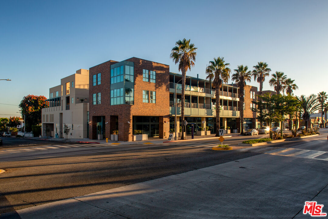 2300 Wilshire Boulevard, Unit 215, Santa Monica, CA 90403 | Compass