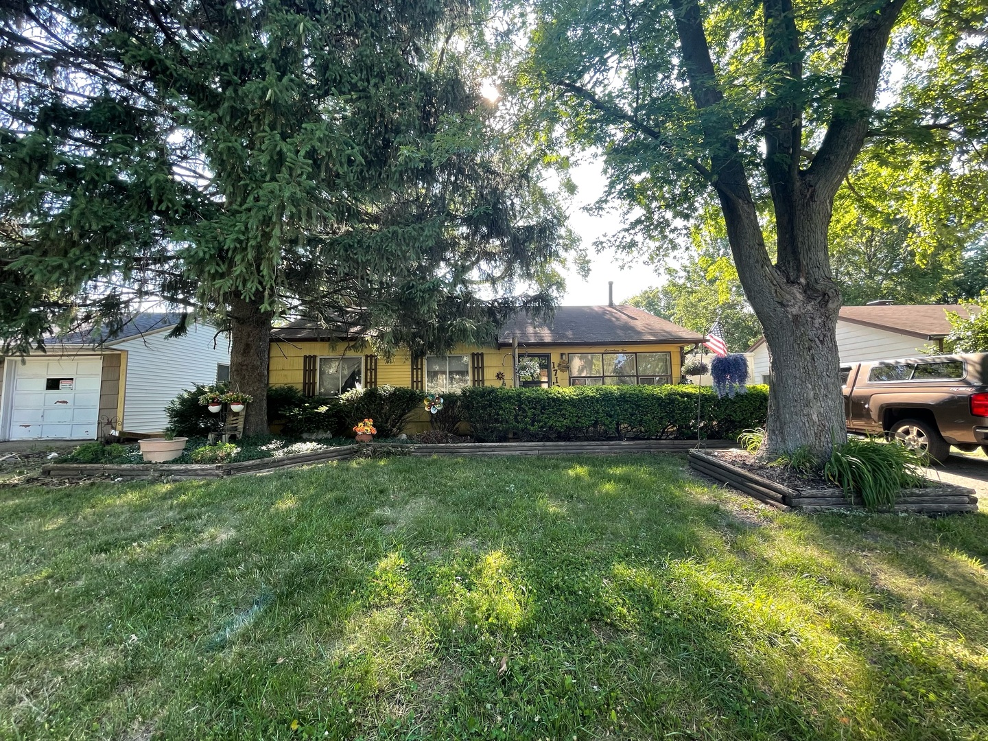 1710 Garden Hills Drive, Champaign, IL 61821 | Compass