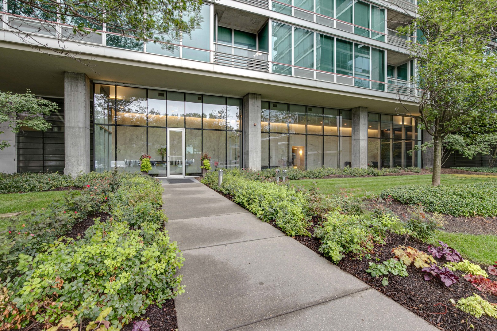 9715 Woods Drive, Unit 1402, Skokie, IL 60077 | Compass