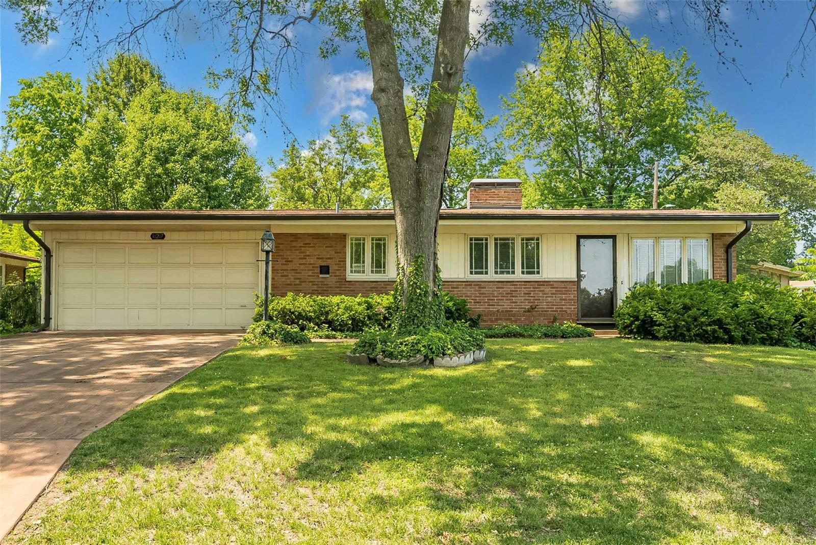 10207 Richview Drive, St. Louis, MO 63127 | Compass