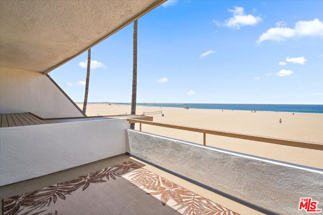 6 Northstar Street, Unit 206, Marina del Rey, CA 90292 | Compass