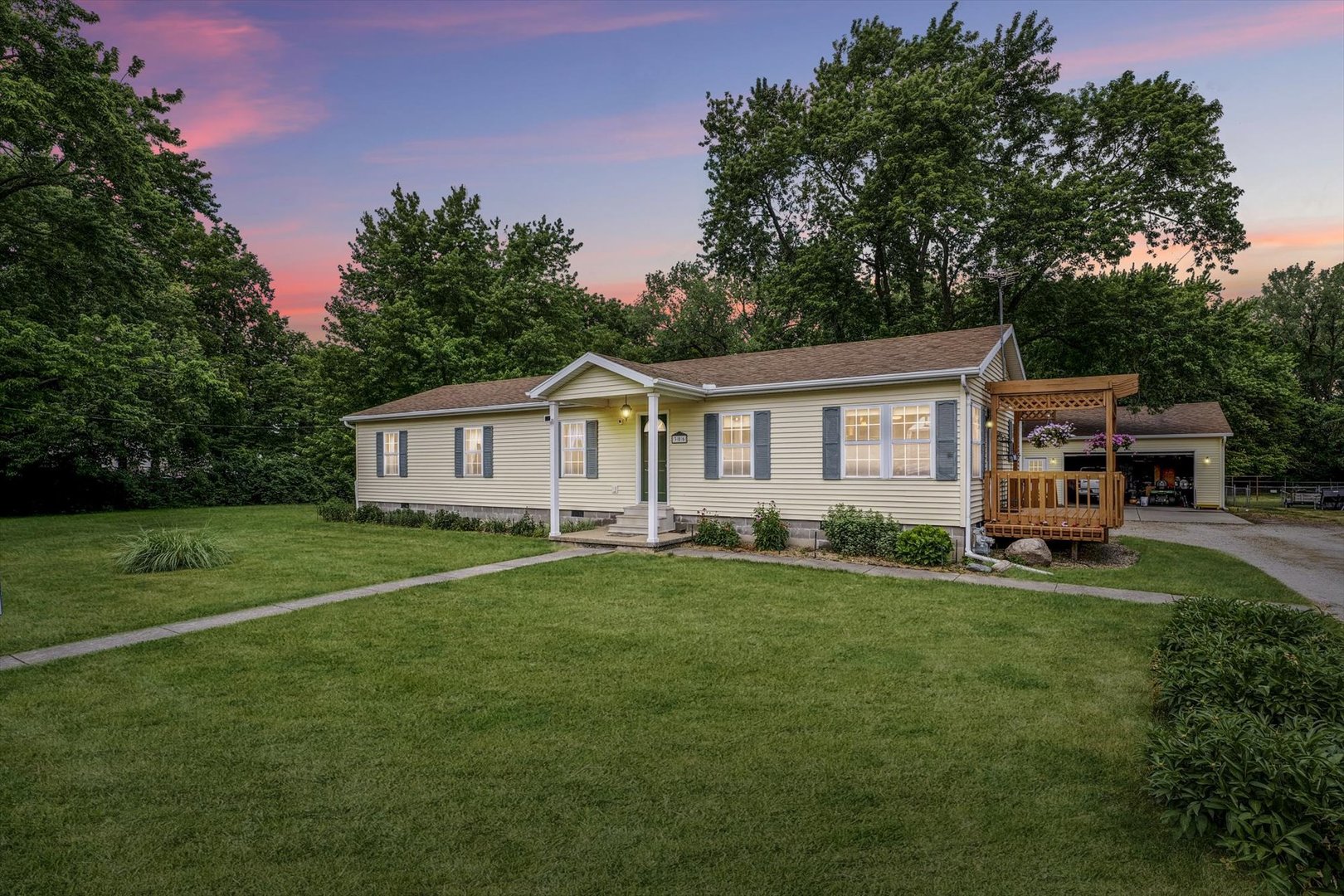 306 West Sangamon Street, Fisher, IL 61843 | Compass
