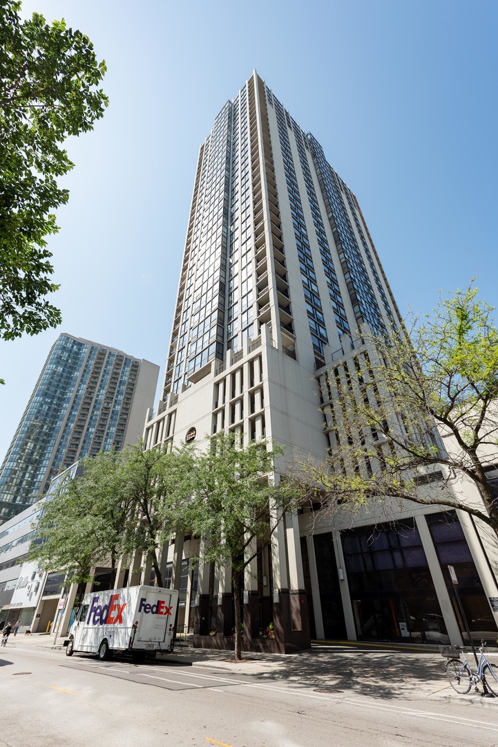 1122 N Clark St, Unit 1709, Chicago, IL 60610 | MLS #12360833 | Compass