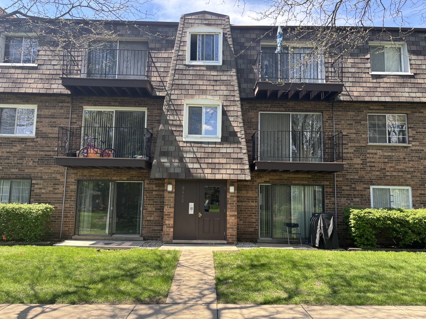 9412 Bay Colony Dr, Unit 3S, Des Plaines, IL 60016 | MLS #12358039 ...