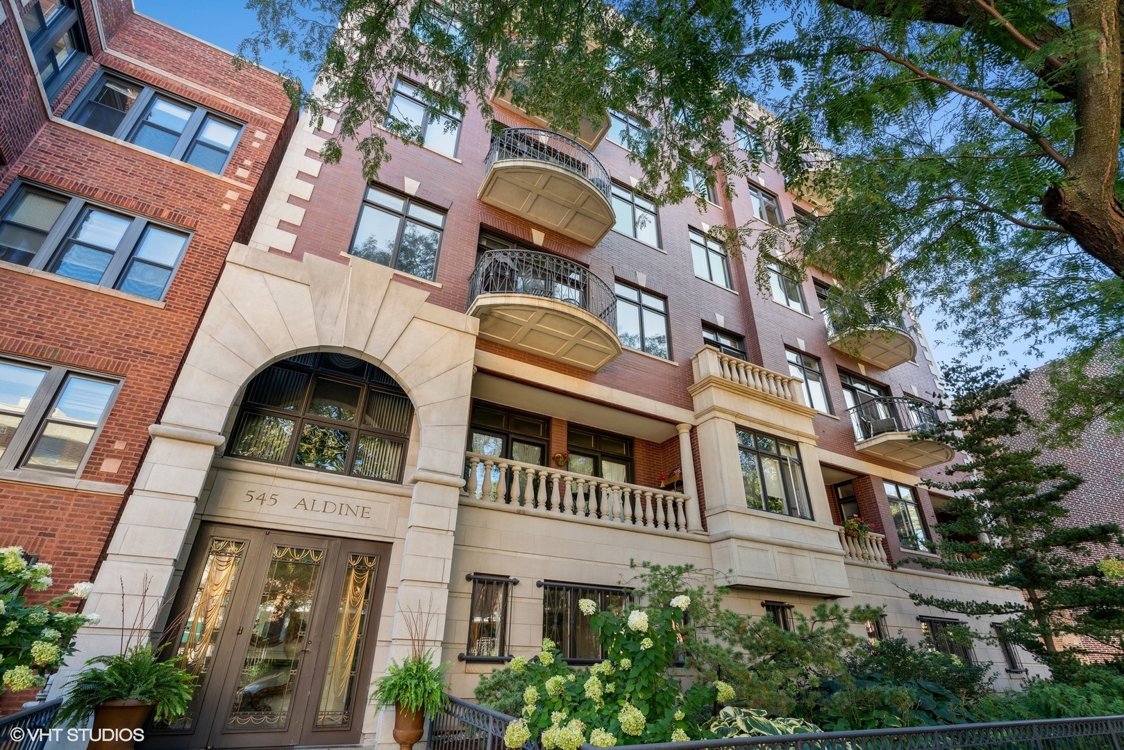 545 West Aldine Avenue, Unit 6C, Chicago, IL 60657 | Compass