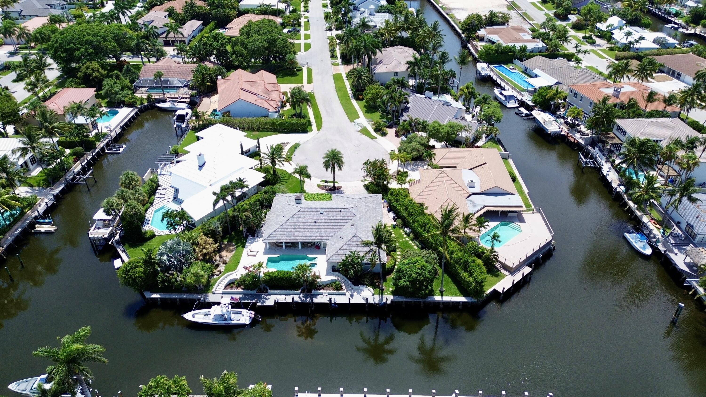 830 NE Boca Bay Colony Dr, Boca Raton, FL 33487 | MLS #RX-11106965 ...