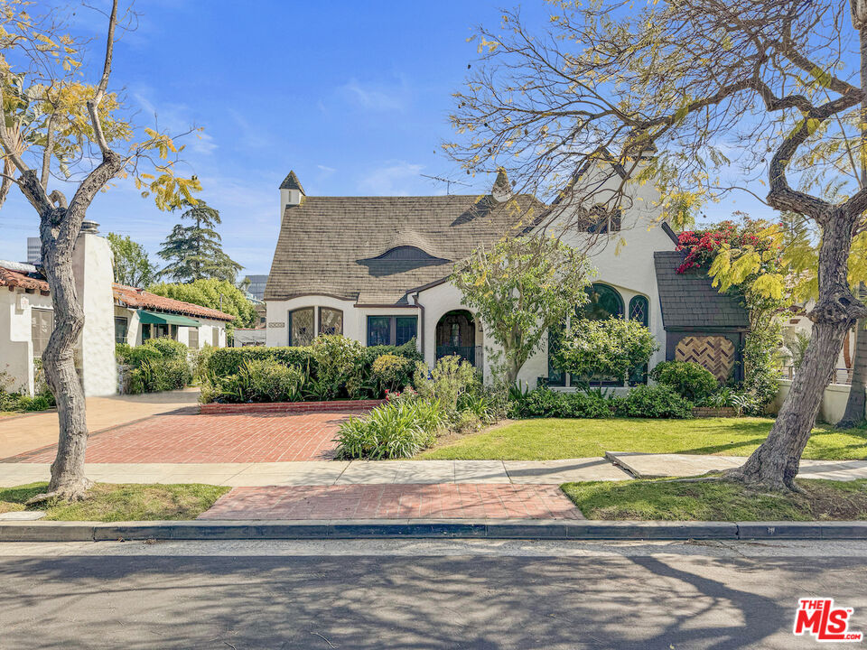 6436 W 5th St, Los Angeles, CA 90048 | MLS #24-384273 | Compass
