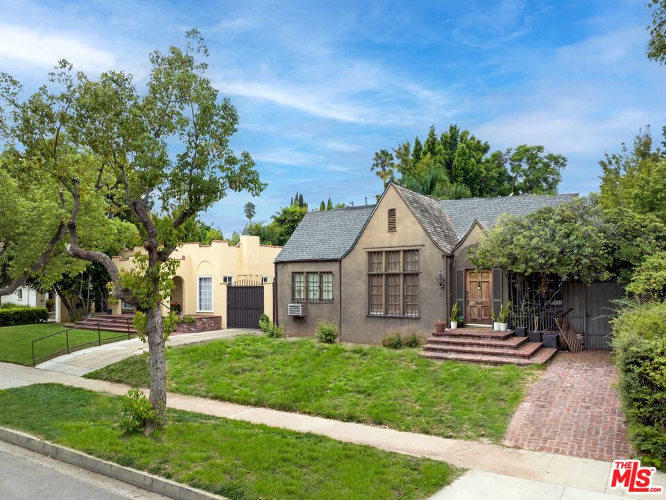 125 North Maple Drive, Beverly Hills, CA 90210 | Compass