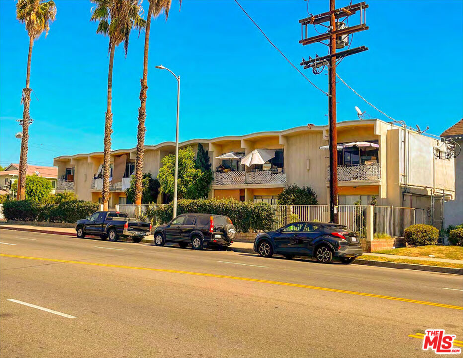 6956 Kester Avenue, Van Nuys, CA 91405 | Compass