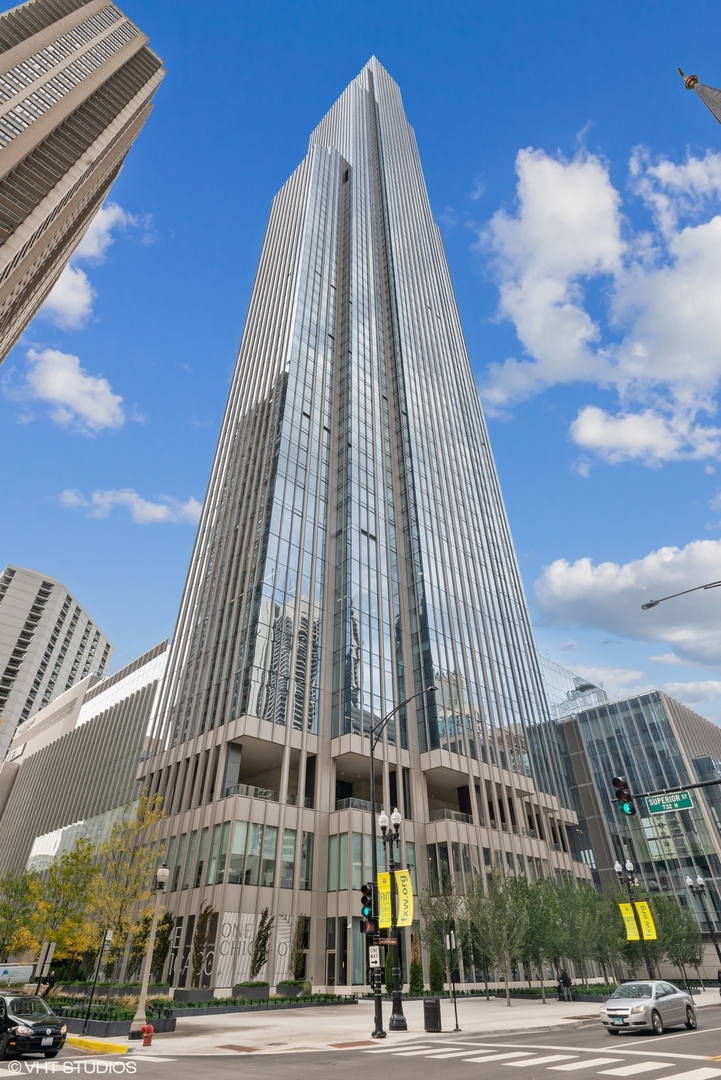14 West Superior Street, Unit 5304, Chicago, IL 60654 | Compass