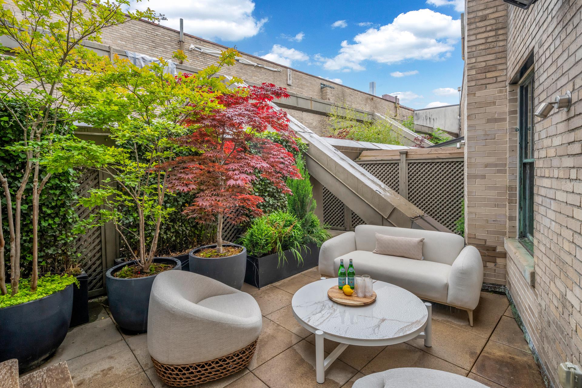 2112 Broadway Unit 7 8bt Compass