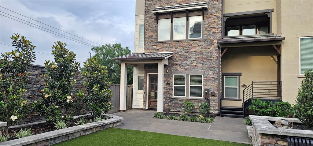 2640 Fountain Key Boulevard, Houston, TX 77008 | Compass