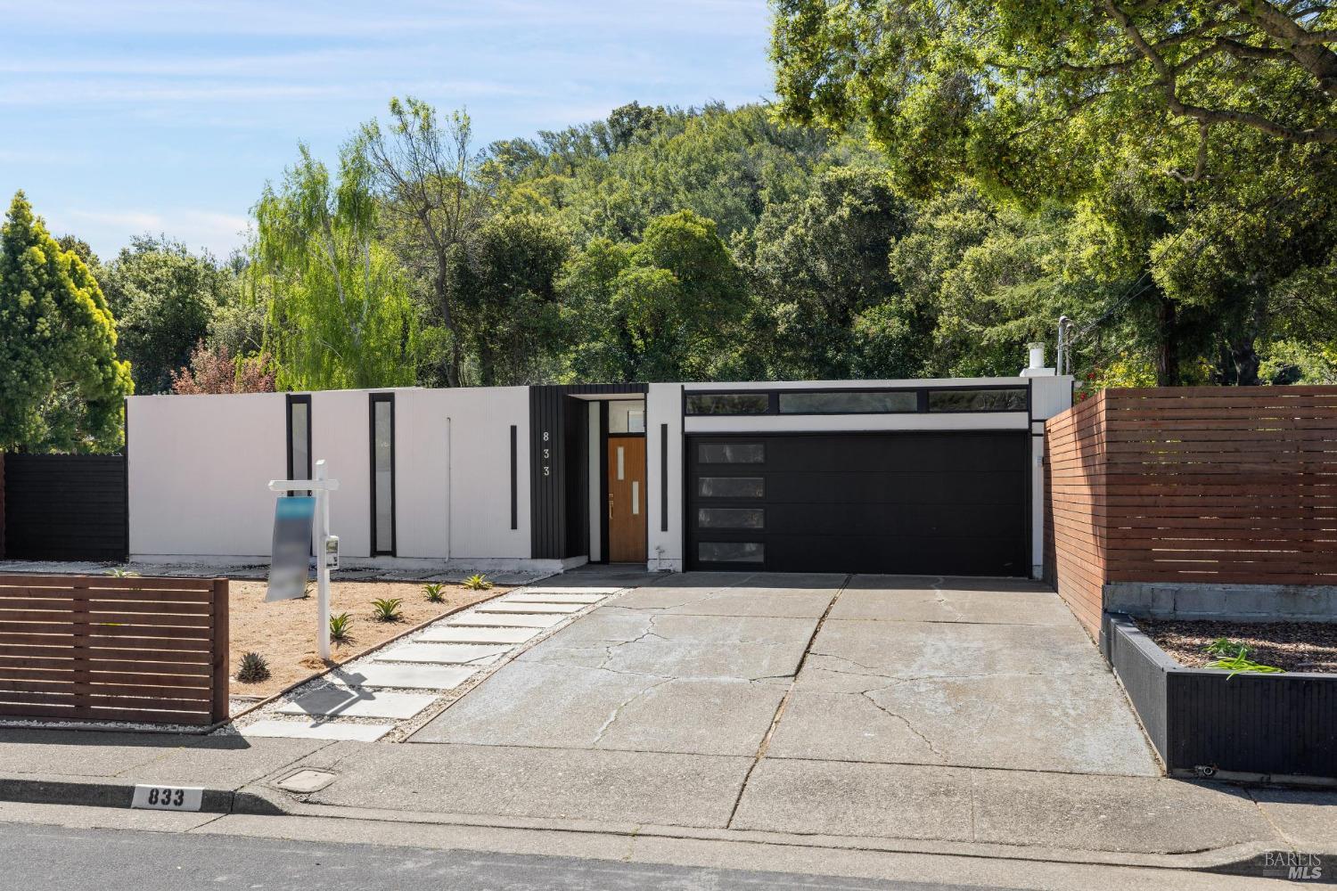 833 Appleberry Dr, San Rafael, CA 94903 | MLS #325026786 | Compass